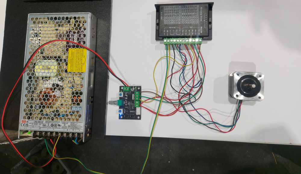 Regulátor otáček PWM pro krokový motor 12V-24V - Sharplayers